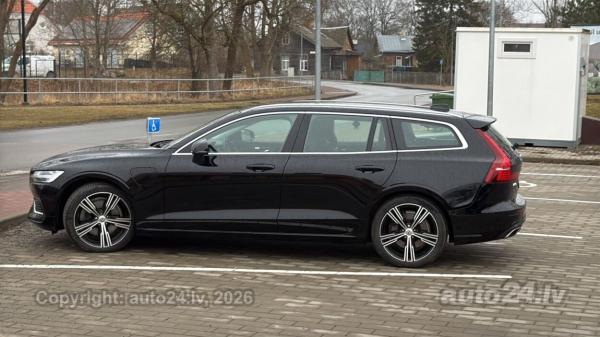 Melns Volvo V60 2021 Tallina, ar dzinēja tilpumu 2.00 L un nobraukumu 68 tūkst. km par 999 €, foto 1 vietnē AUTOMOTO.COM.LV