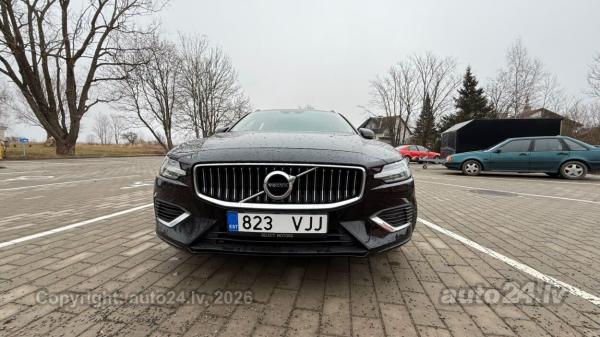 Melns Volvo V60 2021 Tallina, ar dzinēja tilpumu 2.00 L un nobraukumu 68 tūkst. km par 999 €, foto 8 vietnē AUTOMOTO.COM.LV