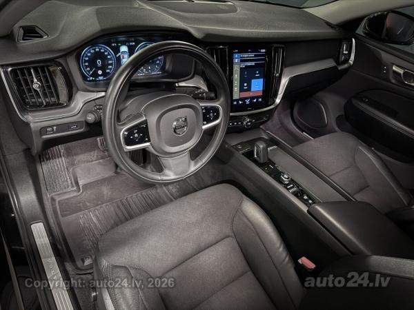 Melns Volvo V60 2021 Tallina, ar dzinēja tilpumu 2.00 L un nobraukumu 81 tūkst. km par 26499 €, foto 4 vietnē AUTOMOTO.COM.LV
