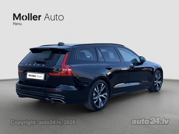 Melns Volvo V60 2021 Pērnava, ar dzinēja tilpumu 2.00 L un nobraukumu 93 tūkst. km par 25900 €, foto 2 vietnē AUTOMOTO.COM.LV