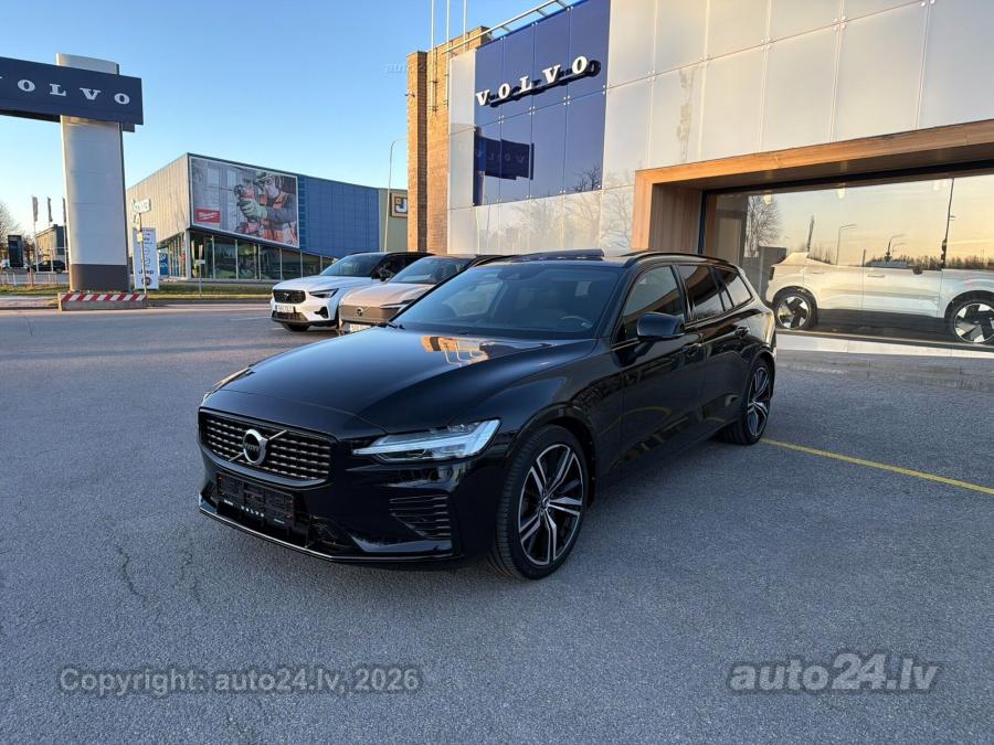 Melns Volvo V60 2021 Pērnava, ar dzinēja tilpumu 2.00 L un nobraukumu 33 tūkst. km par 29900 €, foto 3 vietnē AUTOMOTO.COM.LV