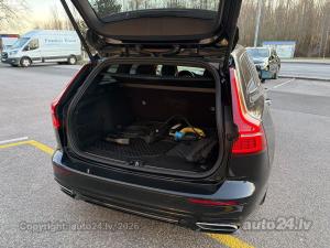 Melns Volvo V60 2021 Pērnava, ar dzinēja tilpumu 2.00 L un nobraukumu 33 tūkst. km par 29900 €, foto 14 vietnē AUTOMOTO.COM.LV