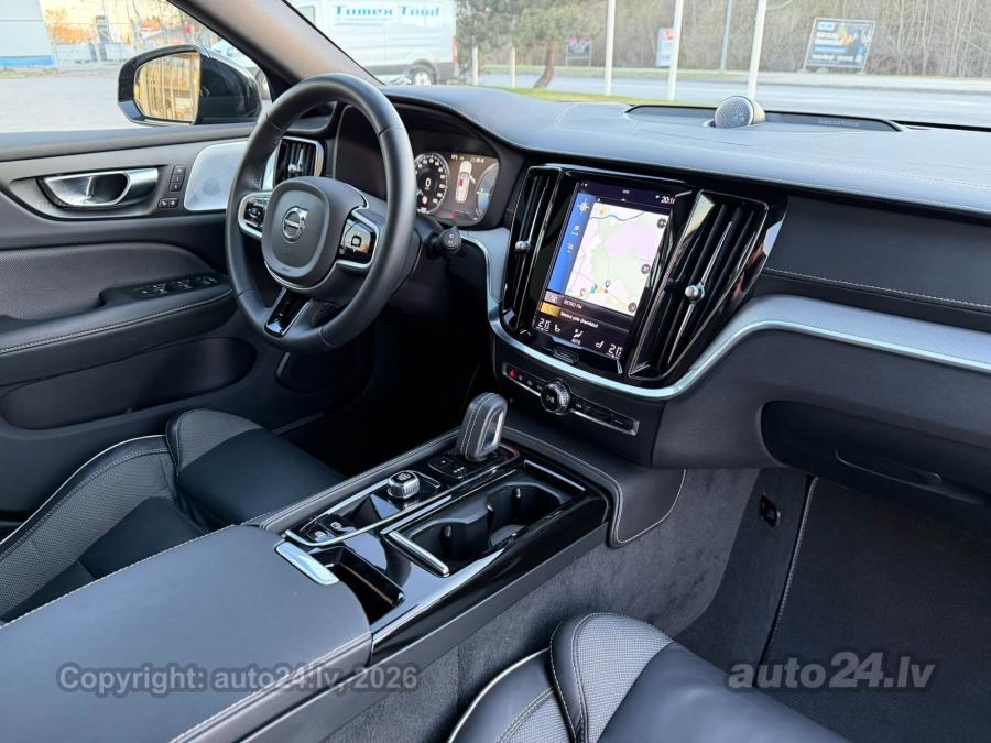 Melns Volvo V60 2021 Pērnava, ar dzinēja tilpumu 2.00 L un nobraukumu 33 tūkst. km par 29900 €, foto 19 vietnē AUTOMOTO.COM.LV