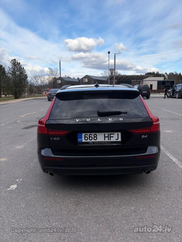 Melns Volvo V60 2021 Tartu, ar dzinēja tilpumu 2.00 L un nobraukumu 186 tūkst. km par 18599 €, foto 4 vietnē AUTOMOTO.COM.LV