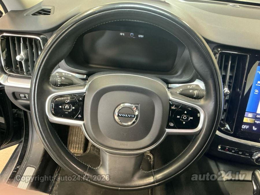 Melns Volvo V60 2021 Tartu, ar dzinēja tilpumu 2.00 L un nobraukumu 200 tūkst. km par 16950 €, foto 7 vietnē AUTOMOTO.COM.LV