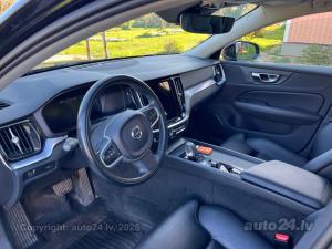 Black Volvo V60 2021 in Tallinn, with an engine capacity of 2.00 L and mileage of 124 thousand km for 22750 €, photo 4 on AUTOMOTO.COM.LV