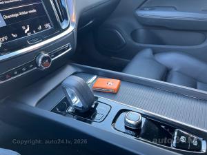 Black Volvo V60 2021 in Tallinn, with an engine capacity of 2.00 L and mileage of 124 thousand km for 22750 €, photo 8 on AUTOMOTO.COM.LV