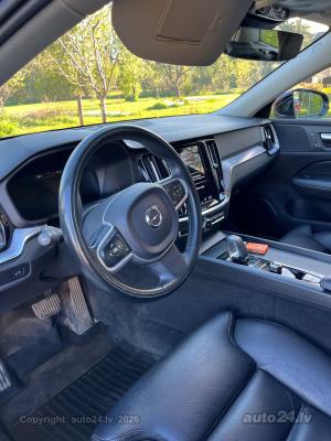 Black Volvo V60 2021 in Tallinn, with an engine capacity of 2.00 L and mileage of 124 thousand km for 22750 €, photo 10 on AUTOMOTO.COM.LV