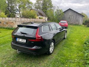 Black Volvo V60 2021 in Tallinn, with an engine capacity of 2.00 L and mileage of 124 thousand km for 22750 €, photo 12 on AUTOMOTO.COM.LV