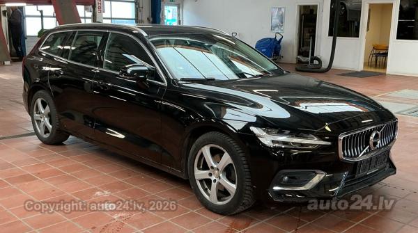 Black Volvo V60 2021 in Parnu, with an engine capacity of 2.00 L and mileage of 224 thousand km for 15999 €, photo 1 on AUTOMOTO.COM.LV