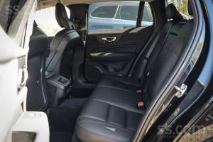 Black Volvo V60 2021 in Tukums, with an engine capacity of 2.00 L and mileage of 182 thousand km for 16990 €, photo 8 on AUTOMOTO.COM.LV
