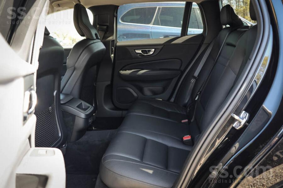 Black Volvo V60 2021 in Tukums, with an engine capacity of 2.00 L and mileage of 182 thousand km for 16990 €, photo 8 on AUTOMOTO.COM.LV