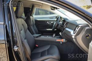 Black Volvo V60 2021 in Tukums, with an engine capacity of 2.00 L and mileage of 182 thousand km for 16990 €, photo 9 on AUTOMOTO.COM.LV