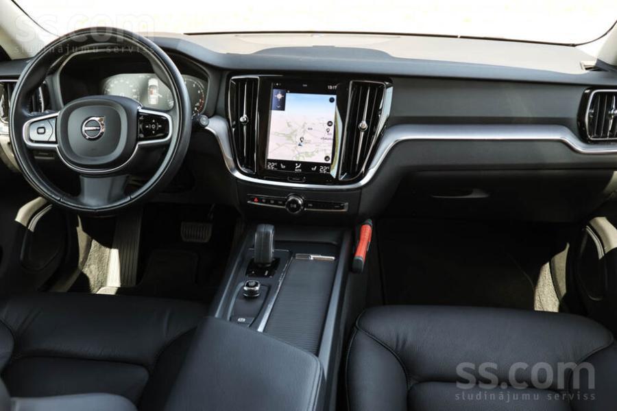 Black Volvo V60 2021 in Tukums, with an engine capacity of 2.00 L and mileage of 182 thousand km for 16990 €, photo 11 on AUTOMOTO.COM.LV