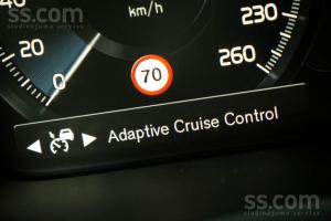 Black Volvo V60 2021 in Tukums, with an engine capacity of 2.00 L and mileage of 182 thousand km for 16990 €, photo 14 on AUTOMOTO.COM.LV