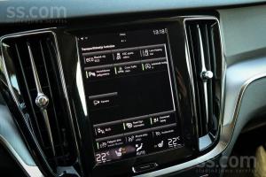 Black Volvo V60 2021 in Tukums, with an engine capacity of 2.00 L and mileage of 182 thousand km for 16990 €, photo 17 on AUTOMOTO.COM.LV