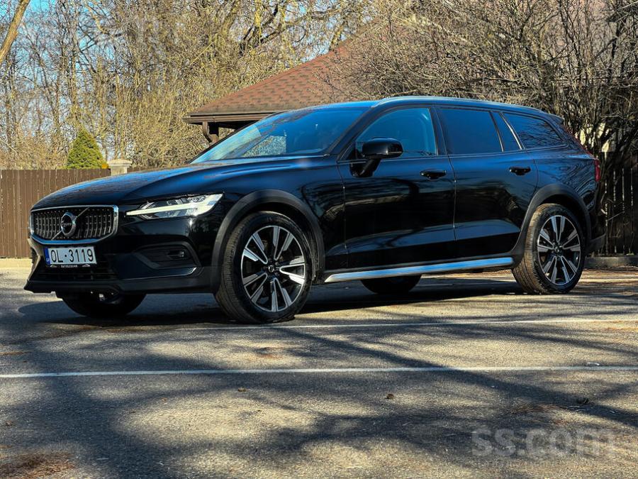 Черный Вольво B60 2021 в Рига, объемом двигателя 2.00 л и пробегом 209 тыс. км за 21000 €, фото 3 на AUTOMOTO.COM.LV