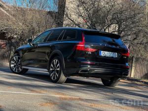 Черный Вольво B60 2021 в Рига, объемом двигателя 2.00 л и пробегом 209 тыс. км за 21000 €, фото 5 на AUTOMOTO.COM.LV