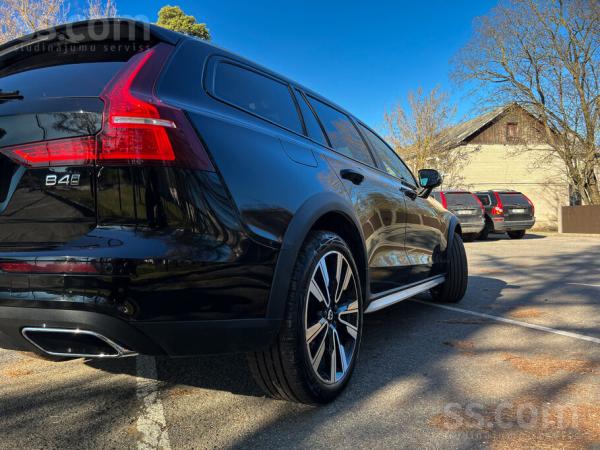 Melns Volvo V60 2021 Rīga, ar dzinēja tilpumu 2.00 L un nobraukumu 209 tūkst. km par 21000 €, foto 7 vietnē AUTOMOTO.COM.LV