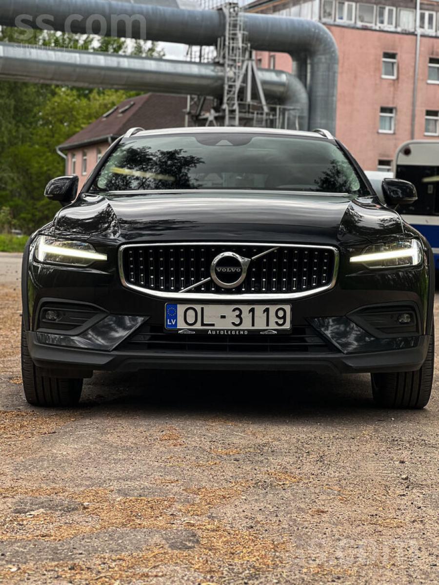 Черный Вольво B60 2021 в Рига, объемом двигателя 2.00 л и пробегом 209 тыс. км за 21000 €, фото 20 на AUTOMOTO.COM.LV