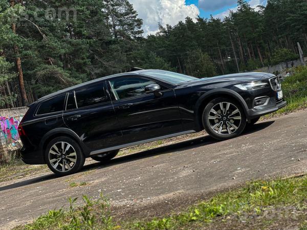 Volvo V60 2021 in Riga on AUTOMOTO.COM.LV Black Volvo V60 2021 in Riga, with an engine capacity of 2.00 L and mileage of 210 thousand km for 24000 €, photo 7 on AUTOMOTO.COM.LV
