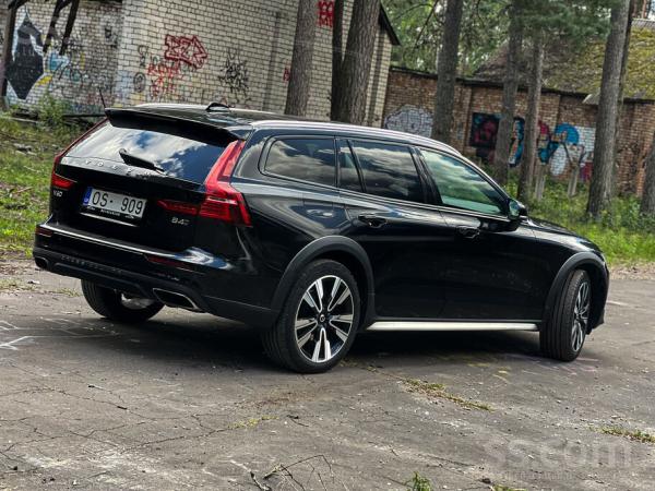 Volvo V60 2021 in Riga on AUTOMOTO.COM.LV Black Volvo V60 2021 in Riga, with an engine capacity of 2.00 L and mileage of 210 thousand km for 24000 €, photo 10 on AUTOMOTO.COM.LV