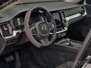 Черный Вольво B60 2021 в Рига, объемом двигателя 2.00 л и пробегом 0 тыс. км за 25000 €, фото 12 на AUTOMOTO.COM.LV