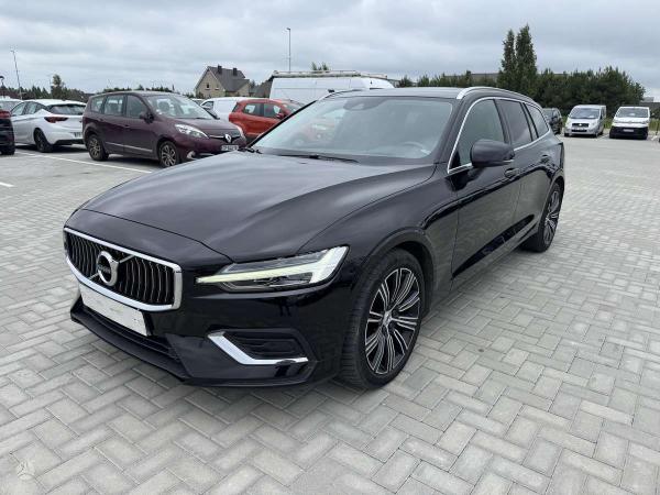 Black Volvo V60 2021 in Taurage, with an engine capacity of 2.00 L and mileage of 252 thousand km for 15700 €, photo 1 on AUTOMOTO.COM.LV