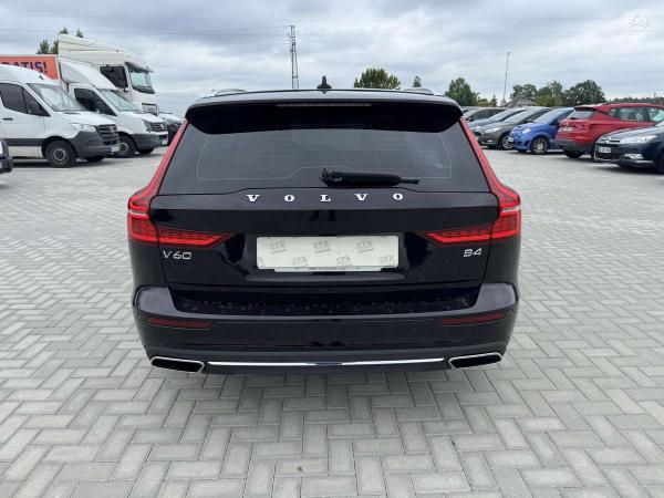 Black Volvo V60 2021 in Taurage, with an engine capacity of 2.00 L and mileage of 252 thousand km for 15700 €, photo 6 on AUTOMOTO.COM.LV