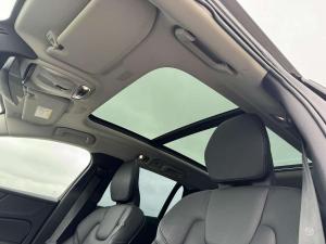Black Volvo V60 2021 in Taurage, with an engine capacity of 2.00 L and mileage of 252 thousand km for 15700 €, photo 15 on AUTOMOTO.COM.LV