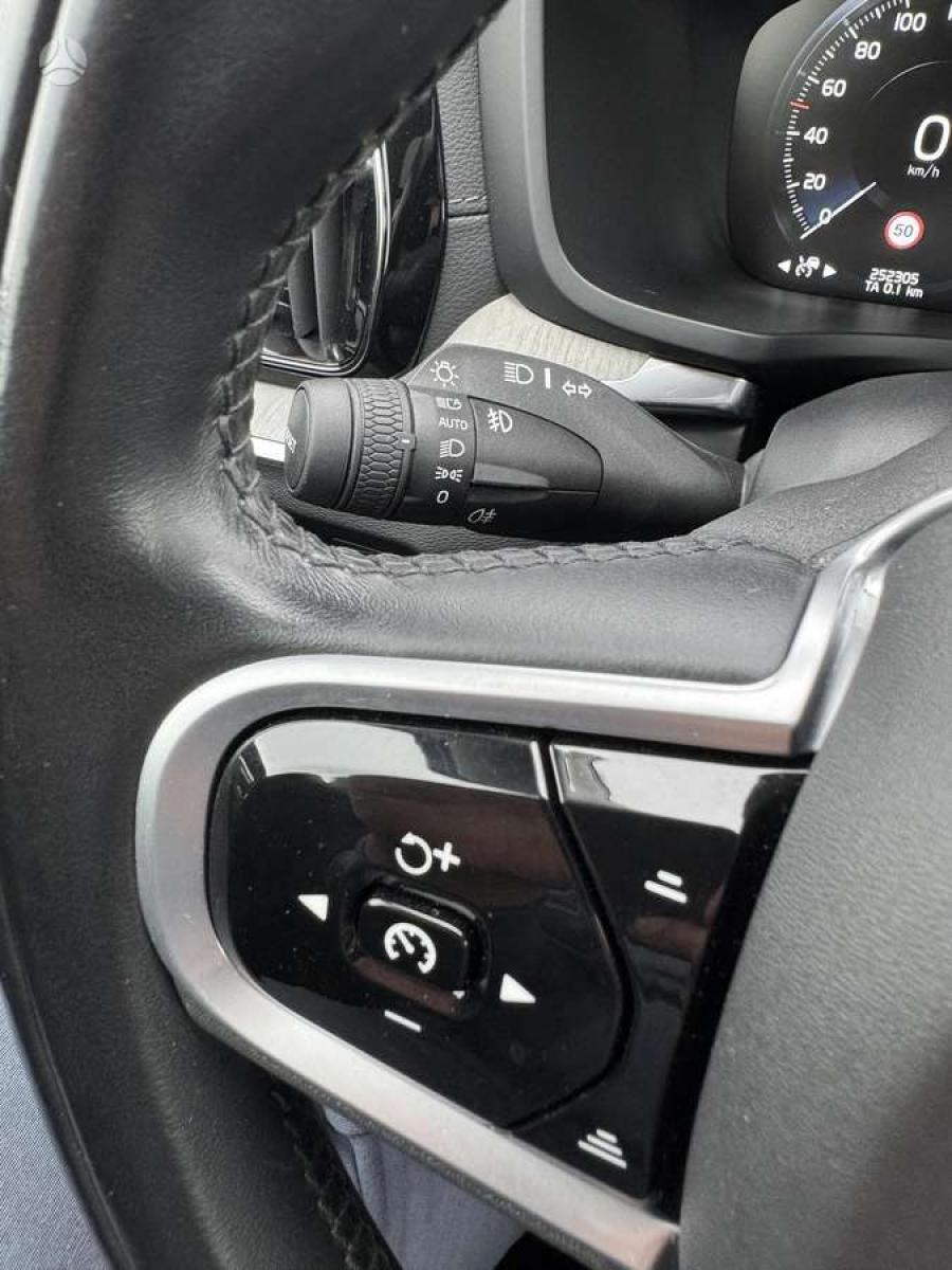Black Volvo V60 2021 in Taurage, with an engine capacity of 2.00 L and mileage of 252 thousand km for 15700 €, photo 16 on AUTOMOTO.COM.LV