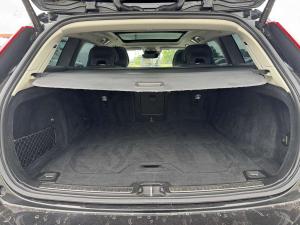 Black Volvo V60 2021 in Taurage, with an engine capacity of 2.00 L and mileage of 252 thousand km for 15700 €, photo 23 on AUTOMOTO.COM.LV