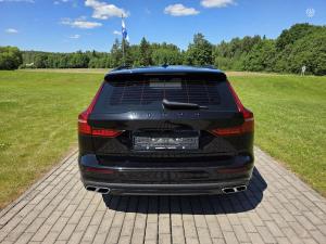 Black Volvo V60 2021 in Telschi, with an engine capacity of 1.97 L and mileage of 250 thousand km for 16800 €, photo 7 on AUTOMOTO.COM.LV