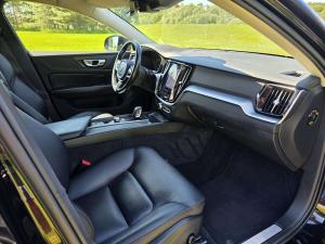 Black Volvo V60 2021 in Telschi, with an engine capacity of 1.97 L and mileage of 250 thousand km for 16800 €, photo 26 on AUTOMOTO.COM.LV