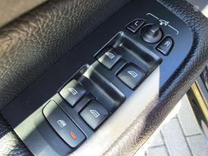Black Volvo V60 2021 in Telschi, with an engine capacity of 1.97 L and mileage of 250 thousand km for 16800 €, photo 35 on AUTOMOTO.COM.LV