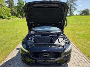 Black Volvo V60 2021 in Telschi, with an engine capacity of 1.97 L and mileage of 250 thousand km for 16800 €, photo 48 on AUTOMOTO.COM.LV