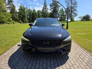 Black Volvo V60 2021 in Telschi, with an engine capacity of 1.97 L and mileage of 250 thousand km for 16800 €, photo 49 on AUTOMOTO.COM.LV