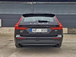 Black Volvo V60 2021 in Riga, with an engine capacity of 2.00 L and mileage of 73 thousand km for 25000 €, photo 38 on AUTOMOTO.COM.LV