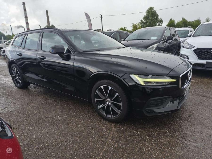 Melns Volvo V60 2021 Panevēža, ar dzinēja tilpumu 2.00 L un nobraukumu 229 tūkst. km par 13500 €, foto 1 vietnē AUTOMOTO.COM.LV