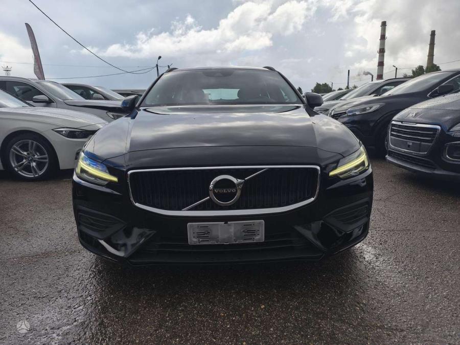 Melns Volvo V60 2021 Panevēža, ar dzinēja tilpumu 2.00 L un nobraukumu 229 tūkst. km par 13500 €, foto 4 vietnē AUTOMOTO.COM.LV
