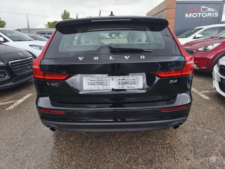 Melns Volvo V60 2021 Panevēža, ar dzinēja tilpumu 2.00 L un nobraukumu 229 tūkst. km par 13500 €, foto 6 vietnē AUTOMOTO.COM.LV