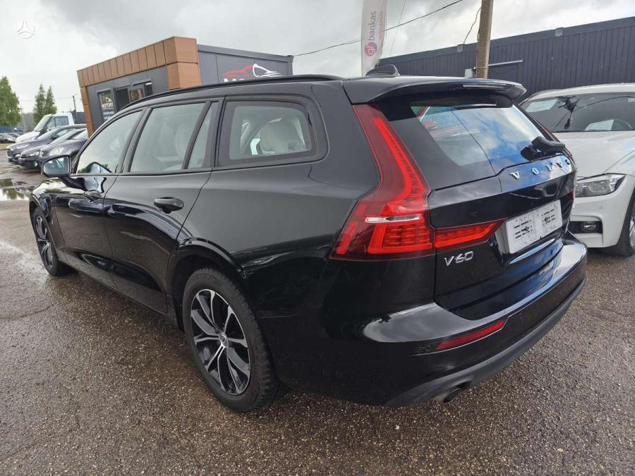 Melns Volvo V60 2021 Panevēža, ar dzinēja tilpumu 2.00 L un nobraukumu 229 tūkst. km par 13500 €, foto 8 vietnē AUTOMOTO.COM.LV