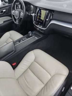 Melns Volvo V60 2021 Panevēža, ar dzinēja tilpumu 2.00 L un nobraukumu 229 tūkst. km par 13500 €, foto 9 vietnē AUTOMOTO.COM.LV