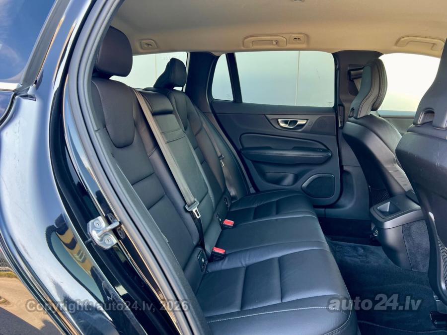Melns Volvo V60 2021 Tallina, ar dzinēja tilpumu 2.00 L un nobraukumu 130 tūkst. km par 17500 €, foto 16 vietnē AUTOMOTO.COM.LV