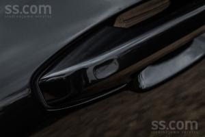 Black Volvo V60 2021 in Jelgava, with an engine capacity of 2.00 L and mileage of 163 thousand km for 19500 €, photo 9 on AUTOMOTO.COM.LV