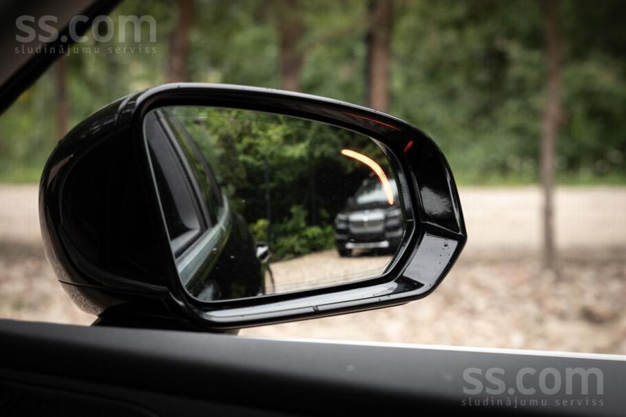 Black Volvo V60 2021 in Jelgava, with an engine capacity of 2.00 L and mileage of 163 thousand km for 19500 €, photo 10 on AUTOMOTO.COM.LV