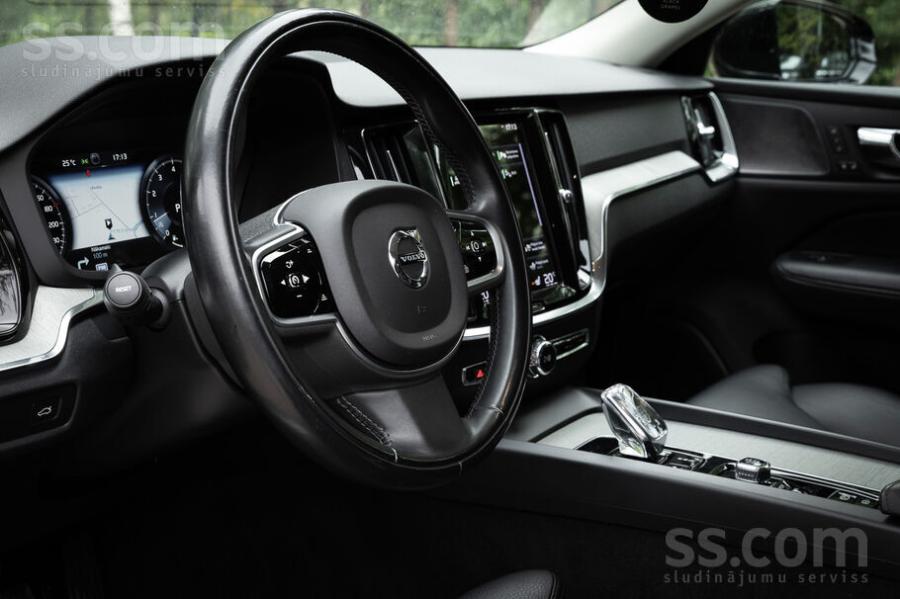 Black Volvo V60 2021 in Jelgava, with an engine capacity of 2.00 L and mileage of 163 thousand km for 19500 €, photo 11 on AUTOMOTO.COM.LV