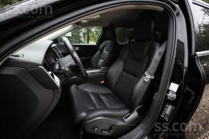 Black Volvo V60 2021 in Jelgava, with an engine capacity of 2.00 L and mileage of 163 thousand km for 19500 €, photo 13 on AUTOMOTO.COM.LV