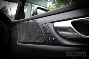 Black Volvo V60 2021 in Jelgava, with an engine capacity of 2.00 L and mileage of 163 thousand km for 19500 €, photo 18 on AUTOMOTO.COM.LV