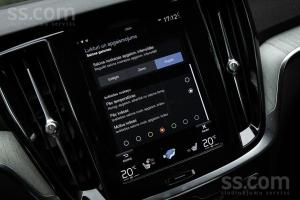 Black Volvo V60 2021 in Jelgava, with an engine capacity of 2.00 L and mileage of 163 thousand km for 19500 €, photo 25 on AUTOMOTO.COM.LV